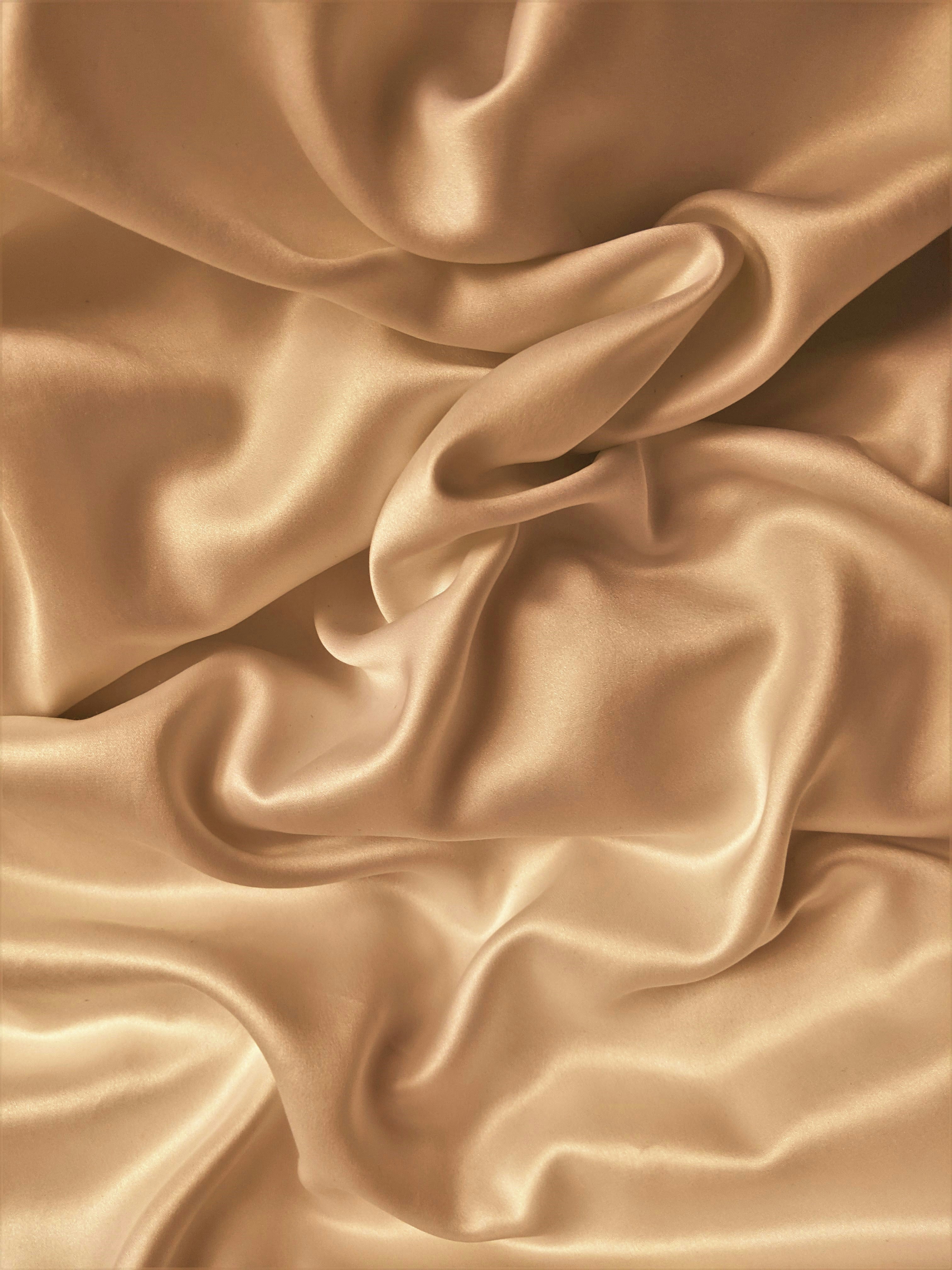 The Fascinating History of Silk: From Ancient China to Modern Fashion ...
